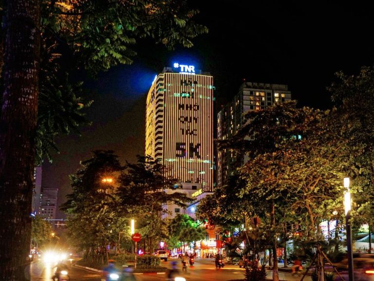 Dịch vụ & Báo giá quảng cáo LED Building cho Idol, thần tượng